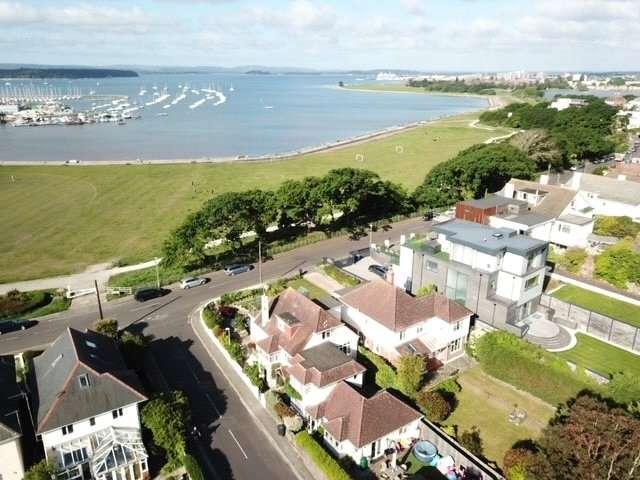 5 bed house for sale