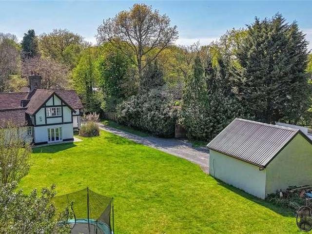 5 bed house for sale