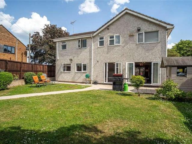 5 bed house for sale