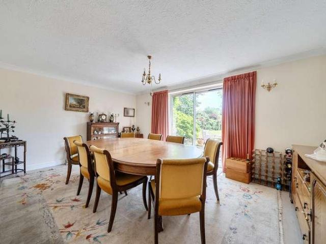 5 bed house for sale