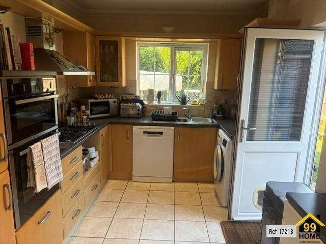 5 bed house for sale
