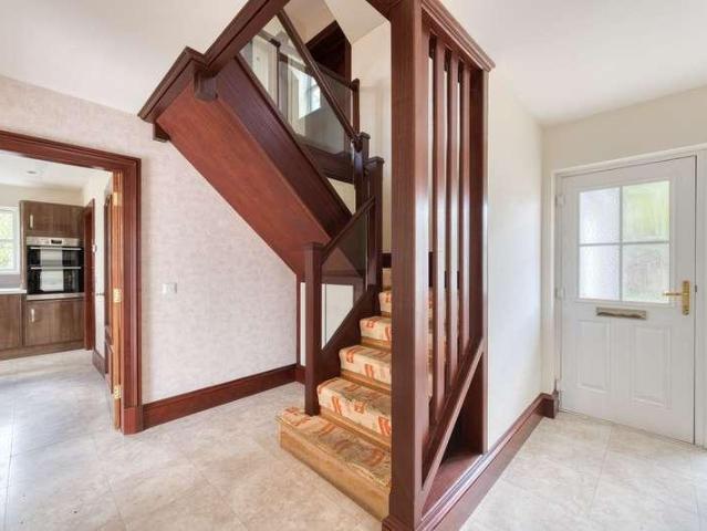 5 bed house for sale