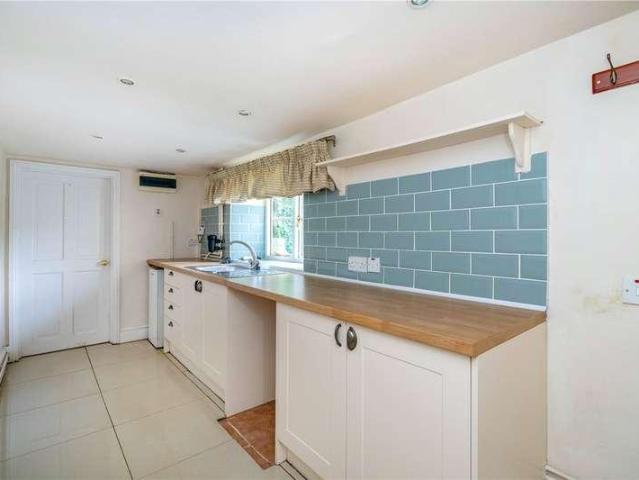 5 bed house for sale