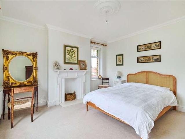 5 bed house for sale
