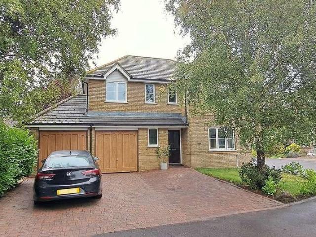 5 bed house for sale