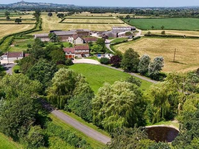 5 bed house for sale