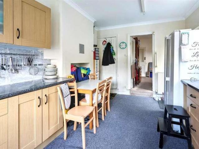 5 bed house for sale