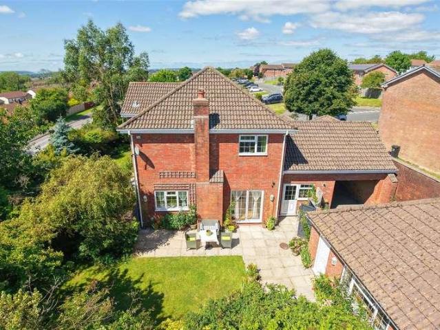 5 bed house for sale