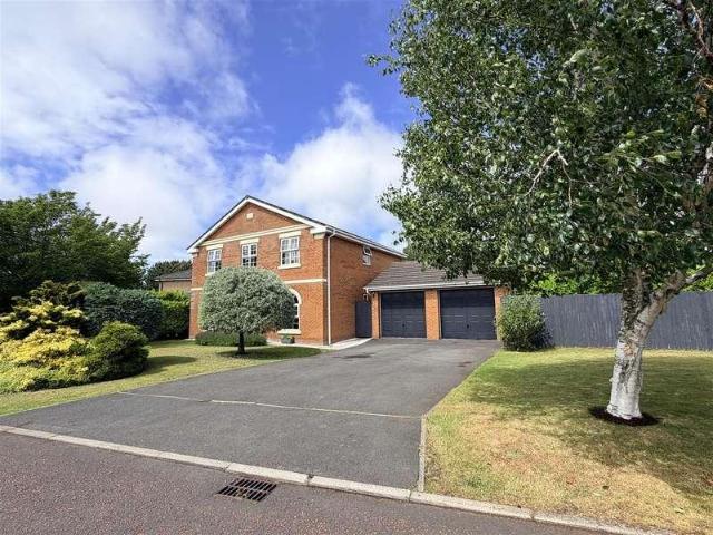 5 bed house for sale