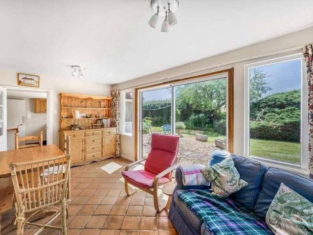 5 bed house for sale
