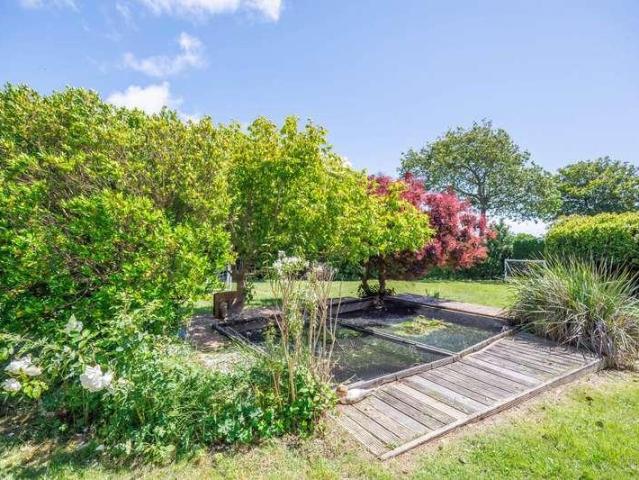5 bed house for sale