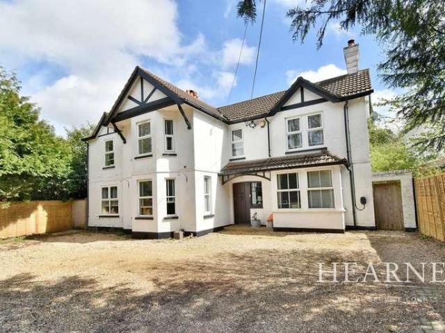 5 bed house for sale