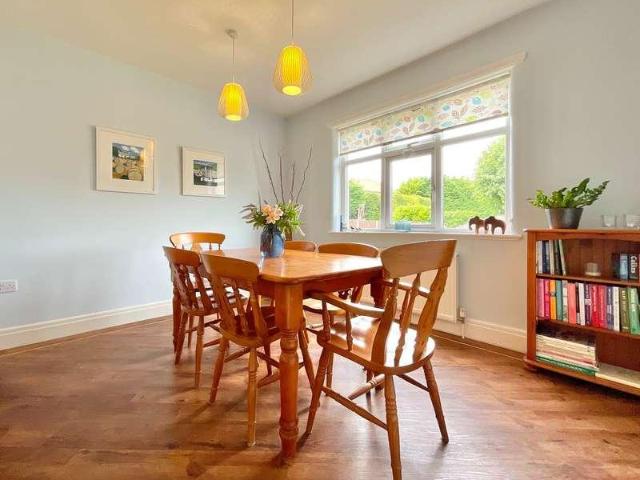 5 bed house for sale
