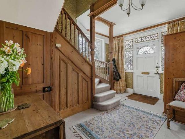 5 bed house for sale