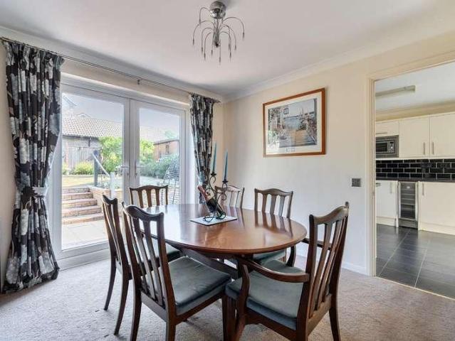 5 bed house for sale