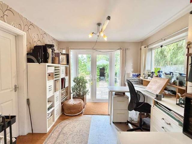 5 bed house for sale