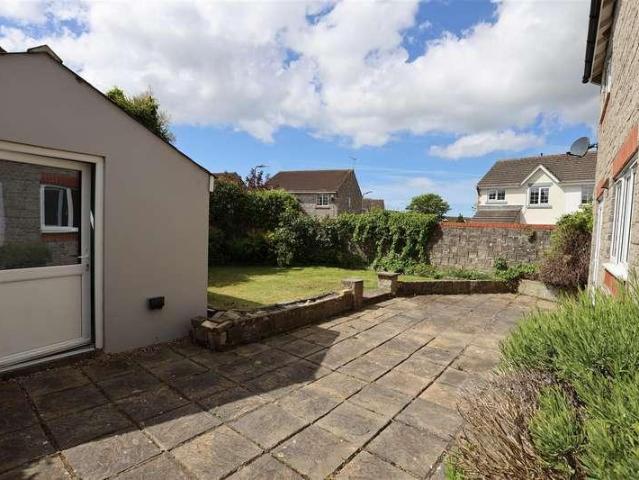 5 bed house for sale