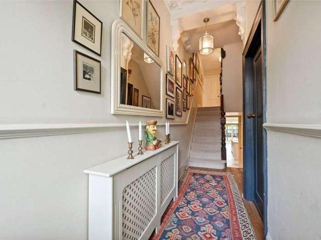 5 bed house for sale