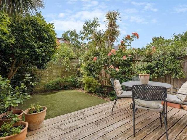 5 bed house for sale