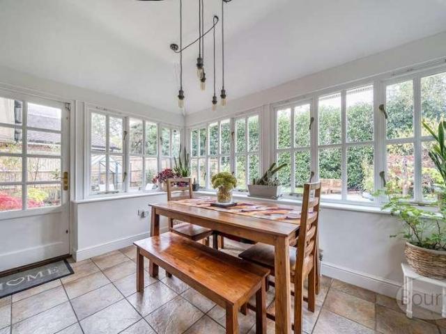 5 bed house for sale