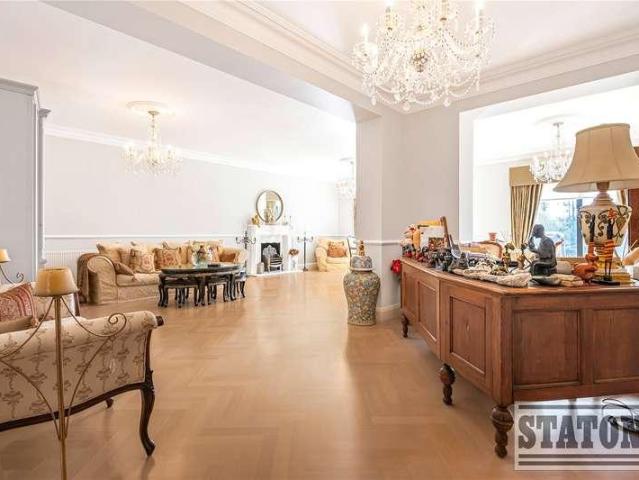 5 bed house for sale