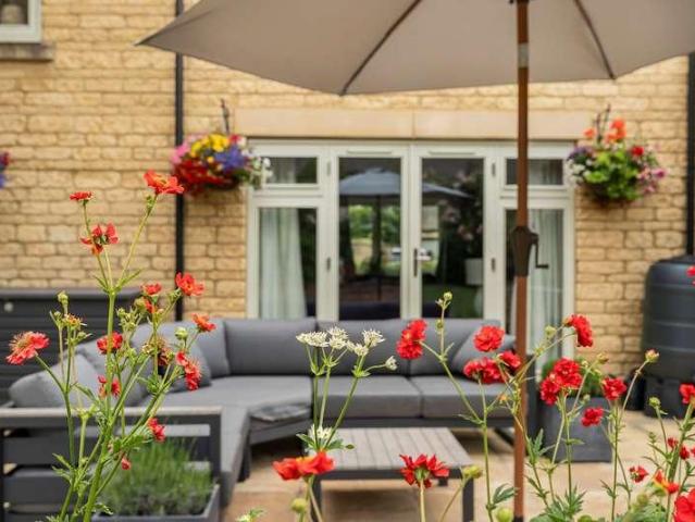 5 bed house for sale