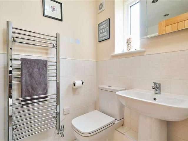 5 bed house for sale