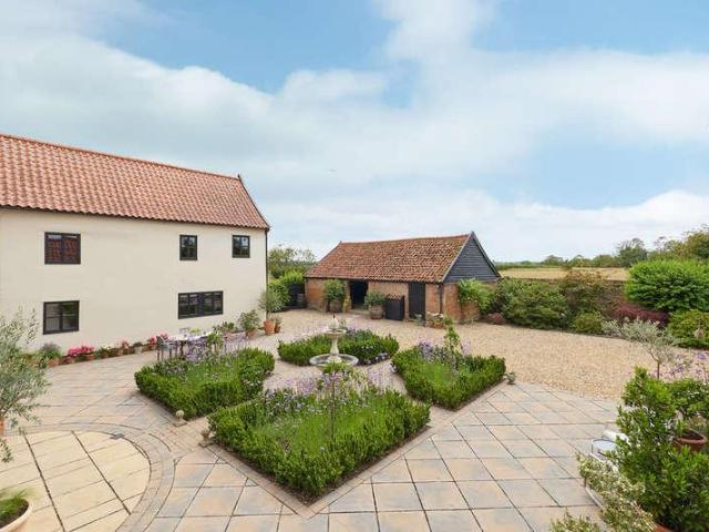 5 bed house for sale