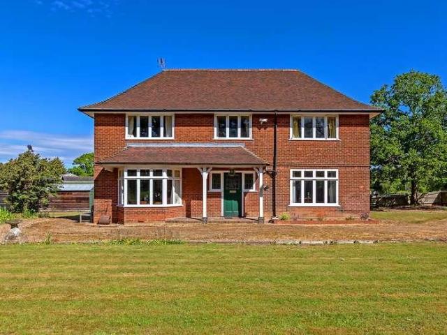5 bed house for sale