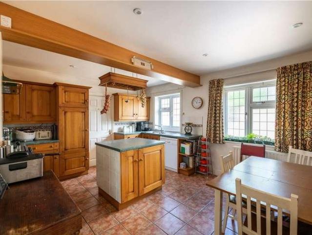 5 bed house for sale