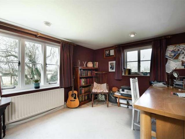 5 bed house for sale