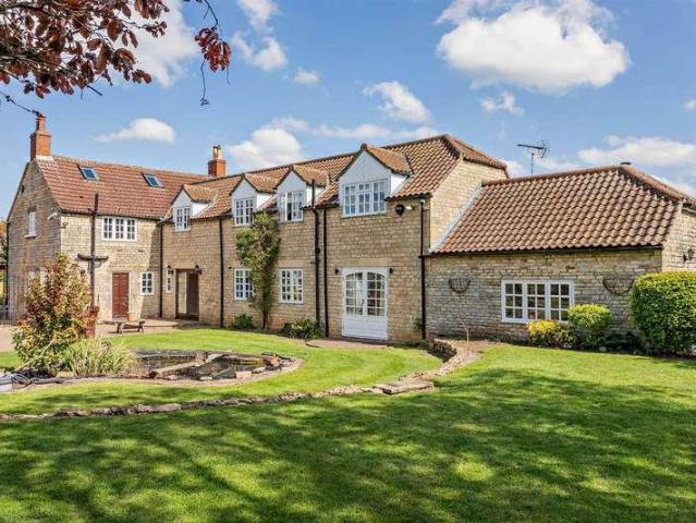 5 bed house for sale