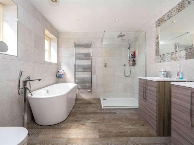 5 bed house for sale