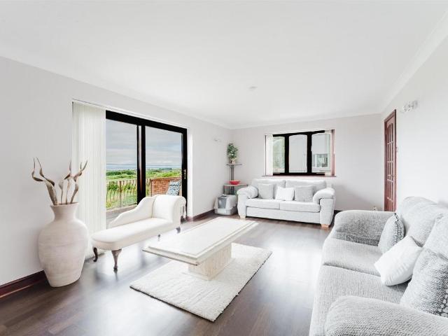 5 bed house for sale