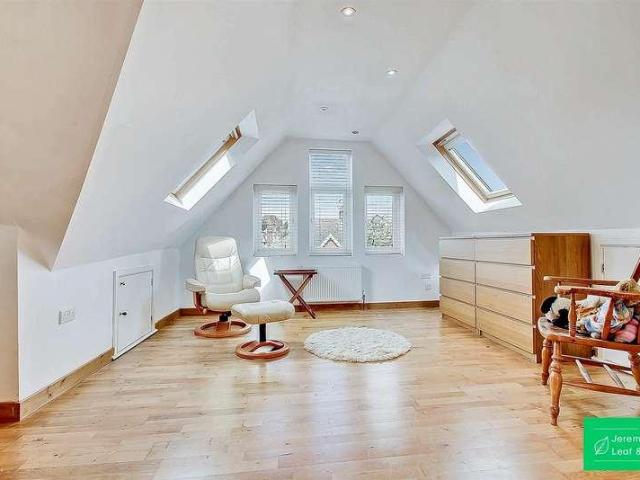 5 bed house for sale