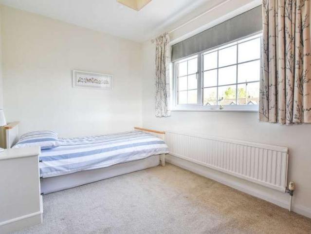 5 bed house for sale