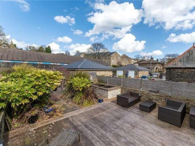 5 bed house for sale