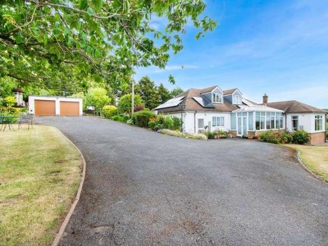 5 bed house for sale