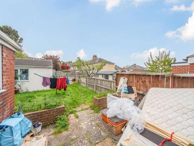 5 bed house for sale