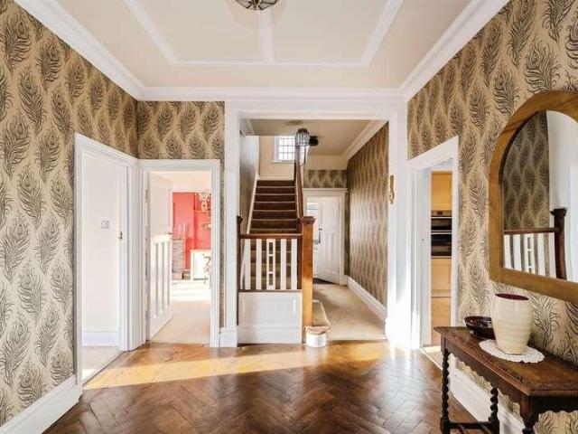 5 bed house for sale