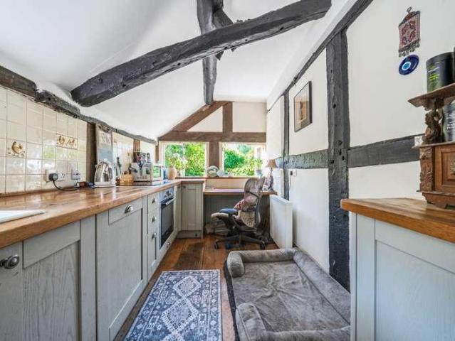 5 bed house for sale