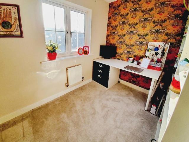 5 bed house for sale
