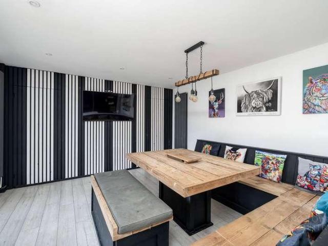 5 bed house for sale