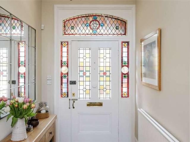5 bed house for sale