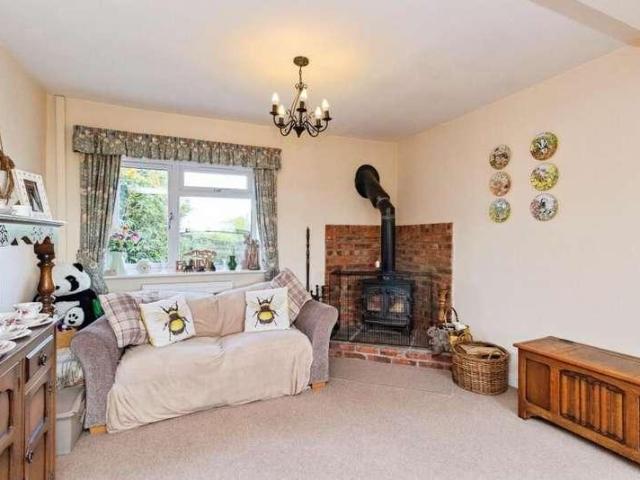 5 bed house for sale