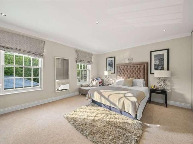 5 bed house for sale