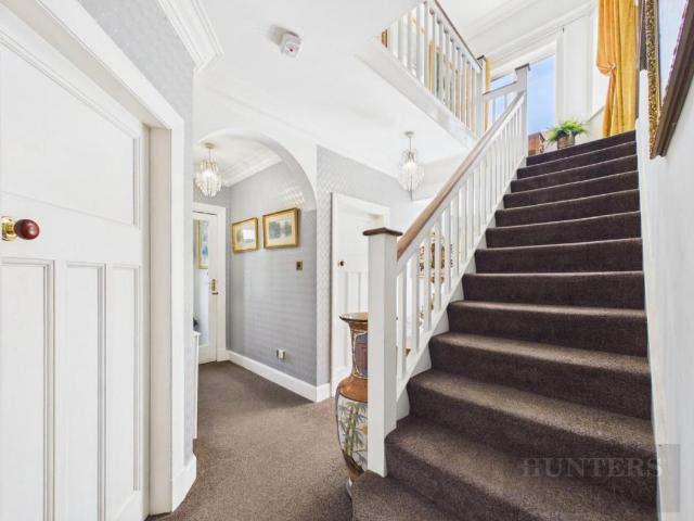 5 bed house for sale
