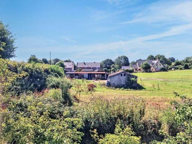 5 bed house for sale