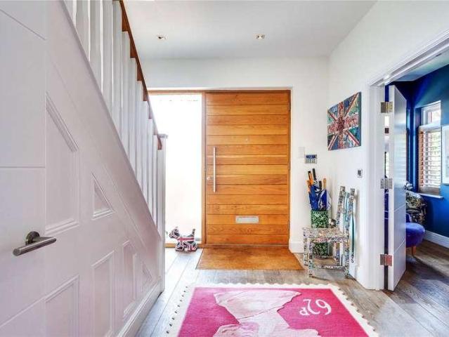 5 bed house for sale