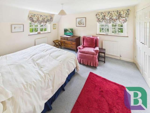 5 bed house for sale
